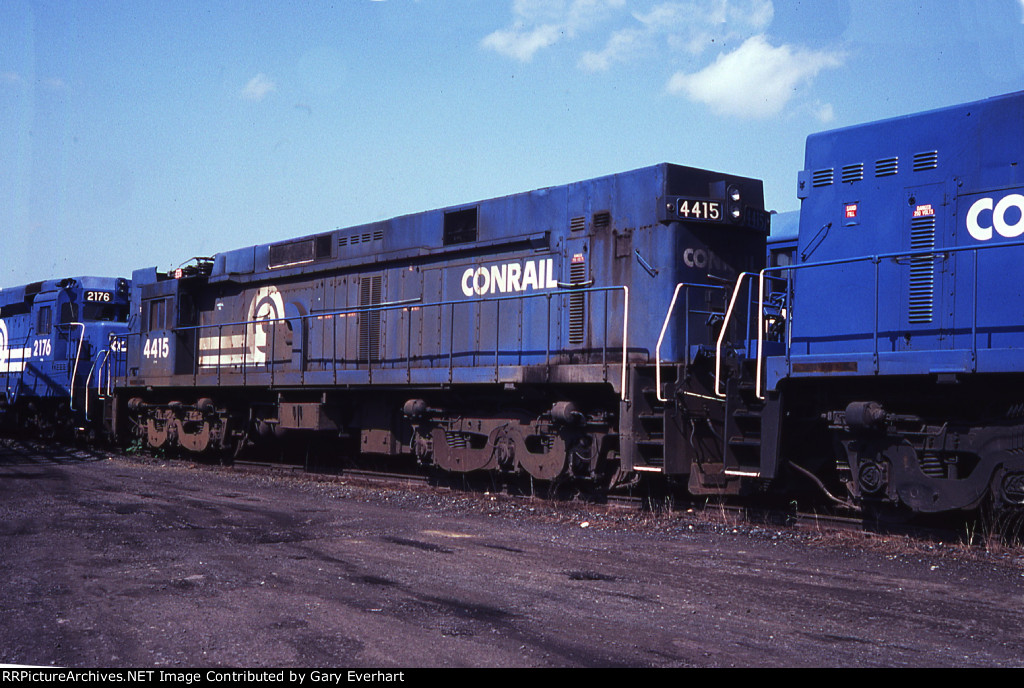 CR E44 #4415 - Conrail